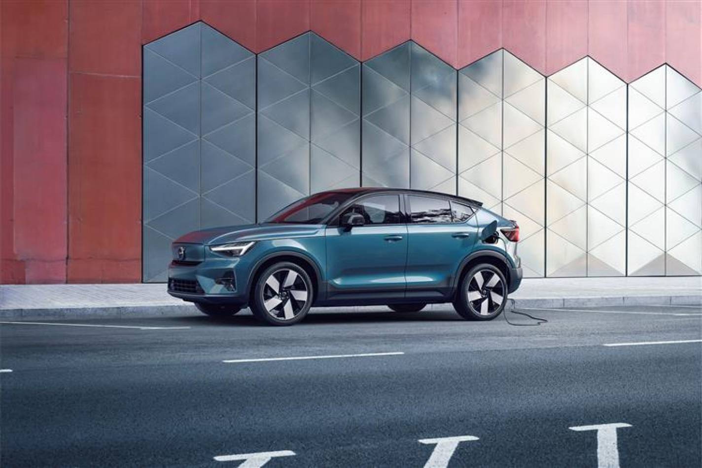 Volvo C40 Electric Lease Deals | e-car lease